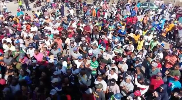 Trabajadores realizan asamblea en contra de “atropellos” de la empresa ...