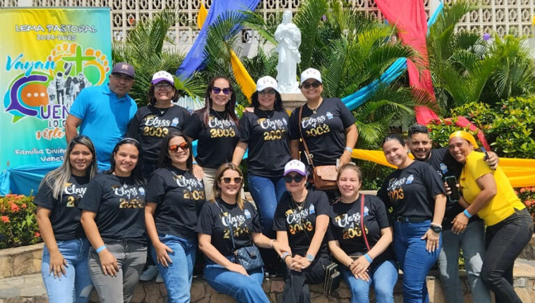 Colegio Divino Maestro celebró 70 años de historia con primer encuentro ...
